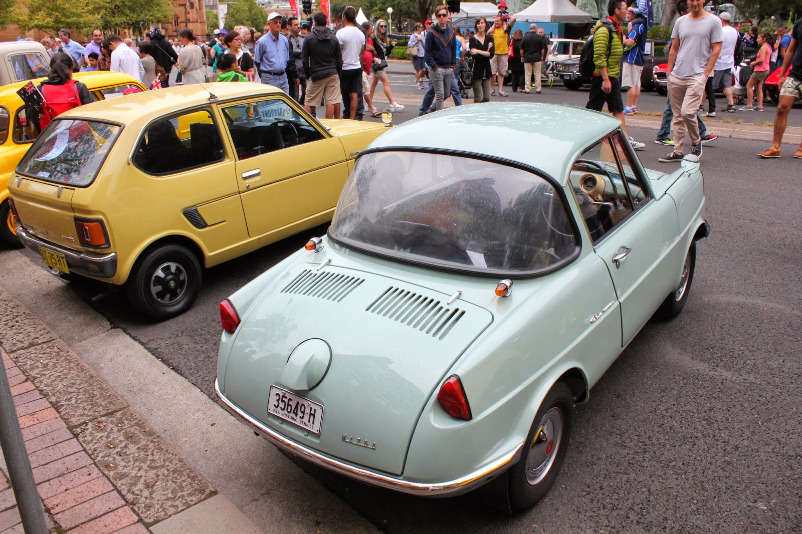 Aussie Old Parked Cars: 1963 Mazda R360 Coupe