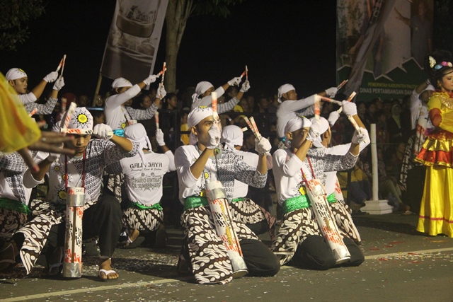 Sanggar EDI PENI Pacitan: Rontek, Sebuah Tradisi