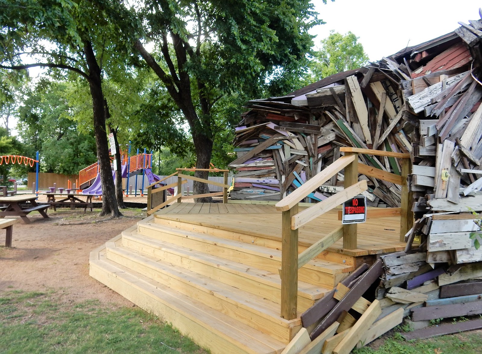 Houston Parks in Pics: "Imploded House" Art Installation on Lyons Ave ...