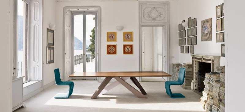 LAUsNOTEbook: A big table with great personality