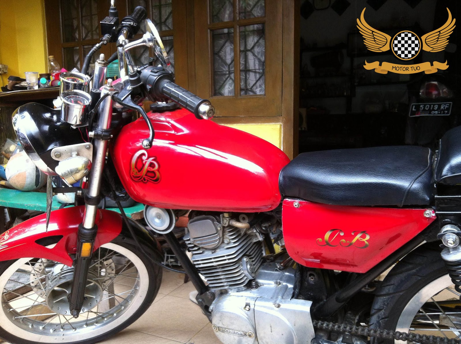 Modifikasi Klasik Honda CB - Merah Unik | Motor Tuo