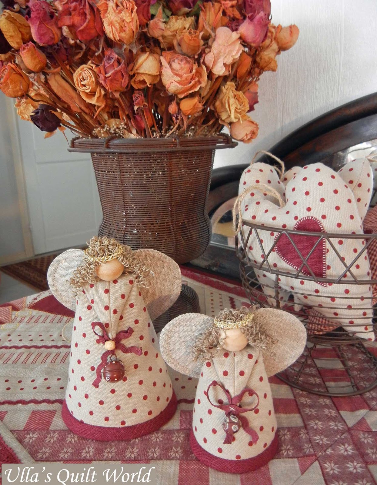 Ulla's Quilt World: Quilted angels, tablecloth, hearts