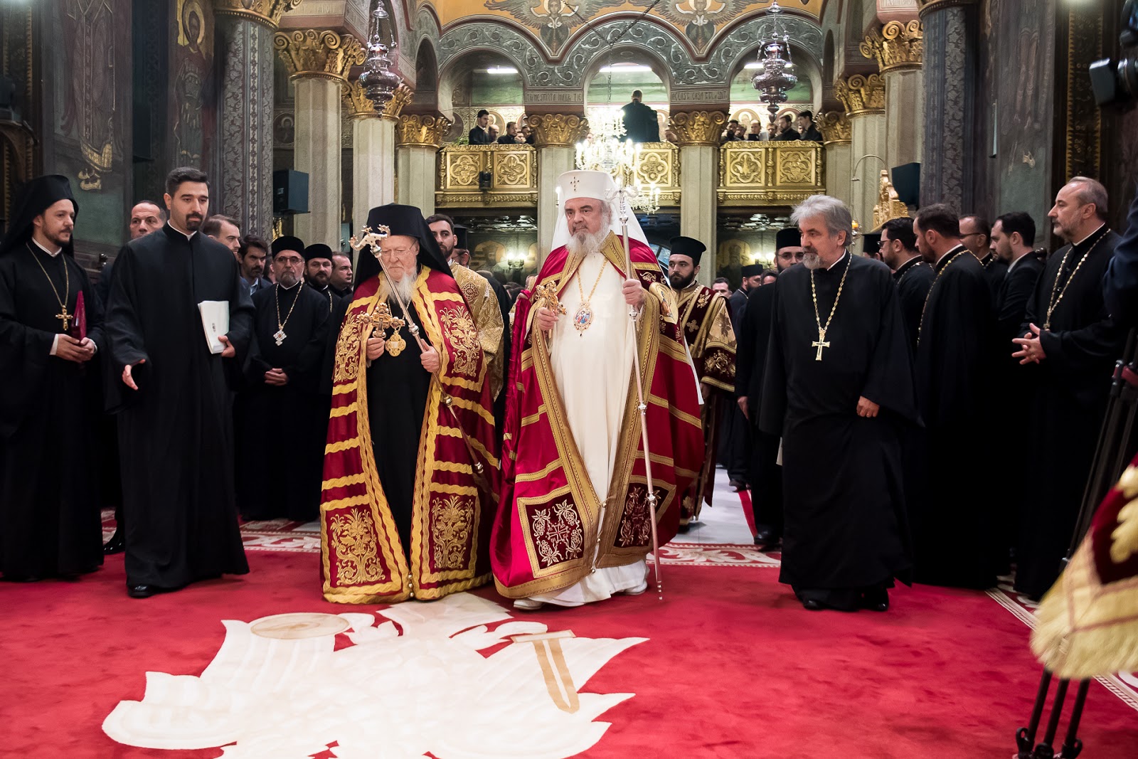 ΦΩΣ ΦΑΝΑΡΙΟΥ: ΔΟΞΟΛΟΓΙΑ ΕΠΙ ΤΗ ΑΦΙΞΕΙ ΤΟΥ ΟΙΚΟΥΜΕΝΙΚΟΥ ΠΑΤΡΙΑΡΧΟΥ ΣΤΟ ...