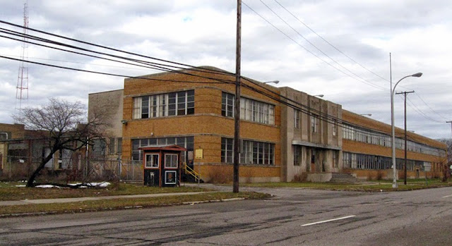 nailhed: Fred Sanders and the Chocolate Factory