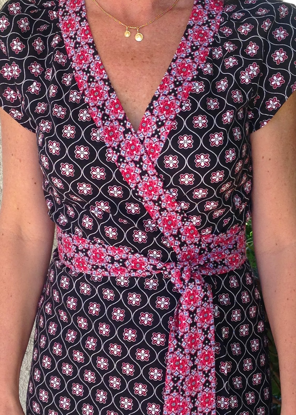 Gatorbunny Sews: Fabricista Border Print Dress