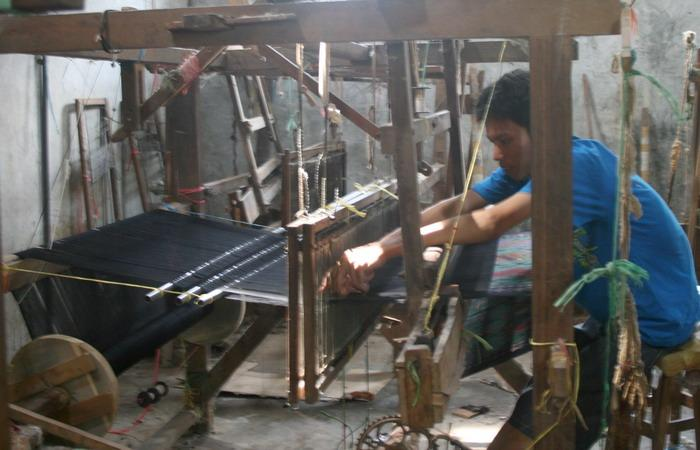 Tenun Troso (Tenun Jepara) Jawa Tengah - Adat Indonesia