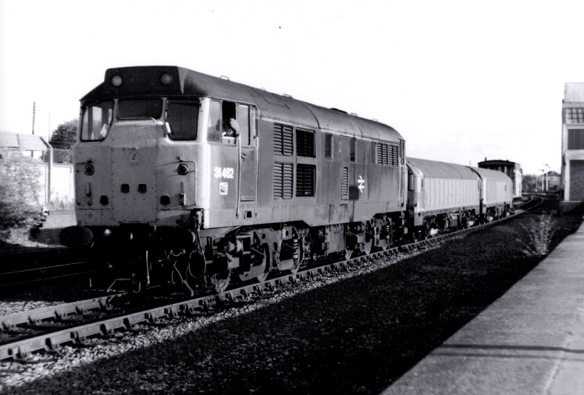'Along These Tracks' Train Photos Site : Photos and Article Class 31 ...