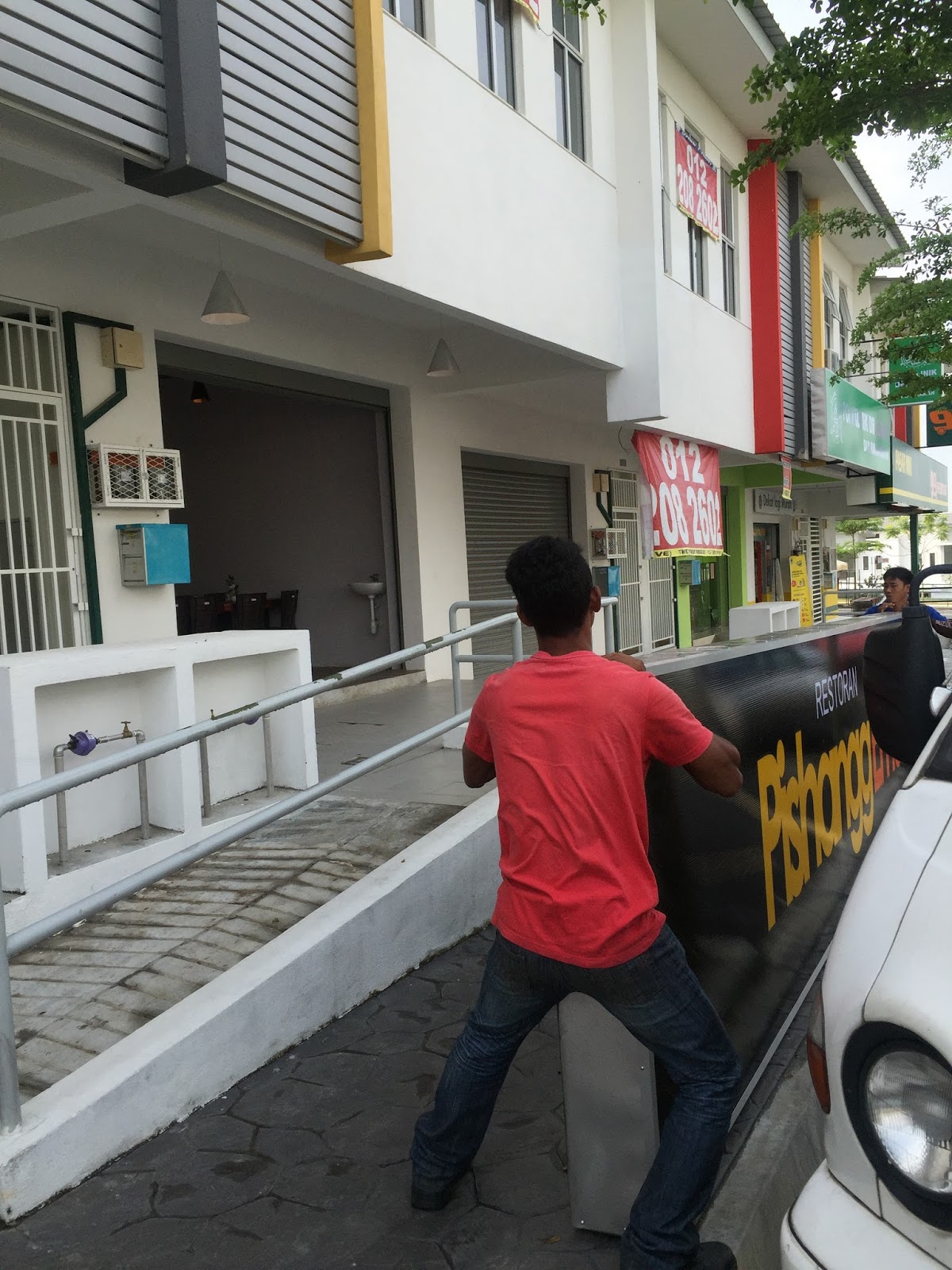 Signboard Murah: PEMASANGAN SIGNBOARD Restoran Pishangg Emas- Aman ...