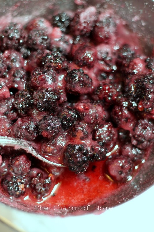 The Charm of Home: Traditional Blackberry Cobbler