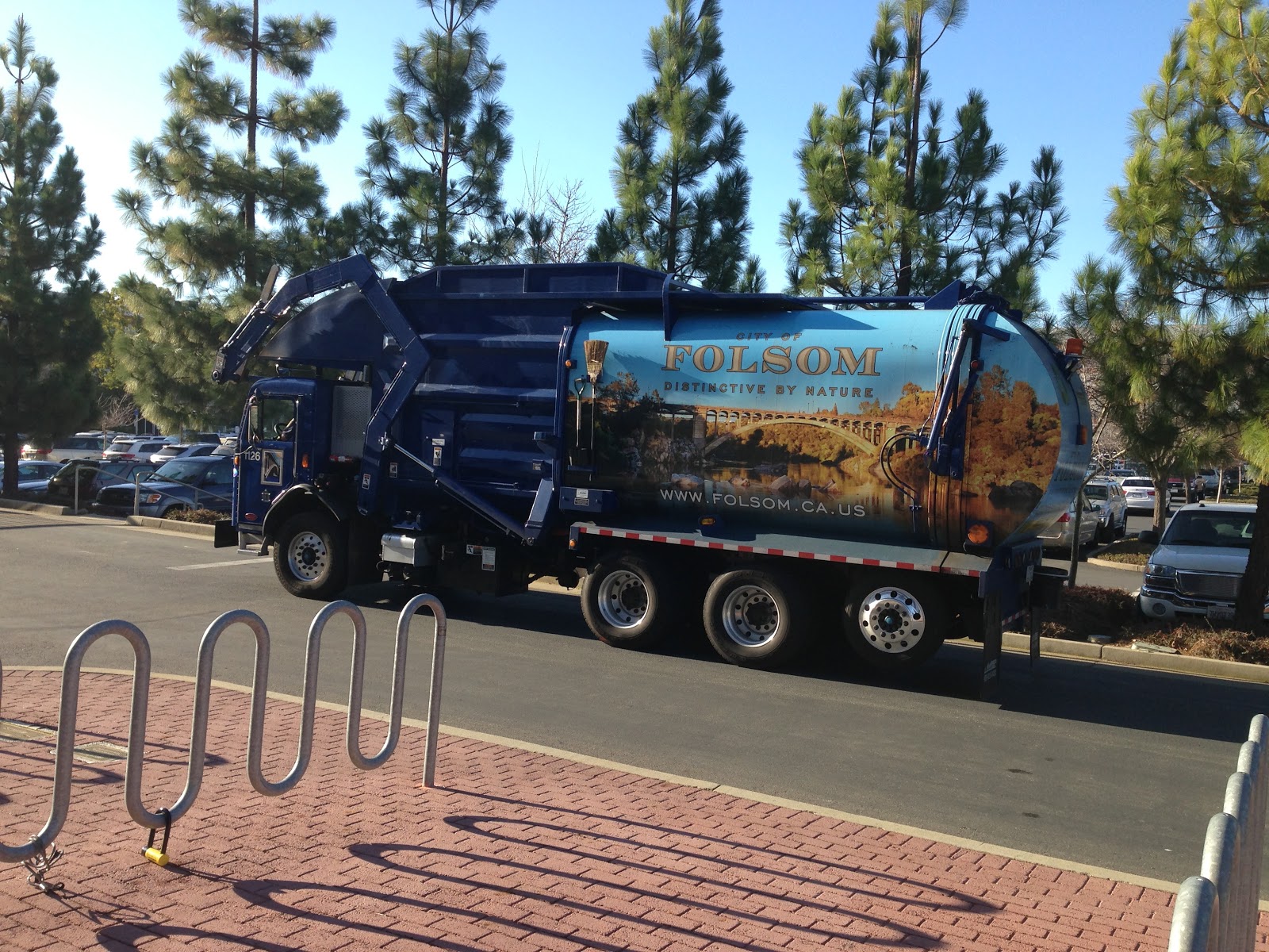 The Tangeman Family Blog: Folsom's New Decorative Garbage Trucks