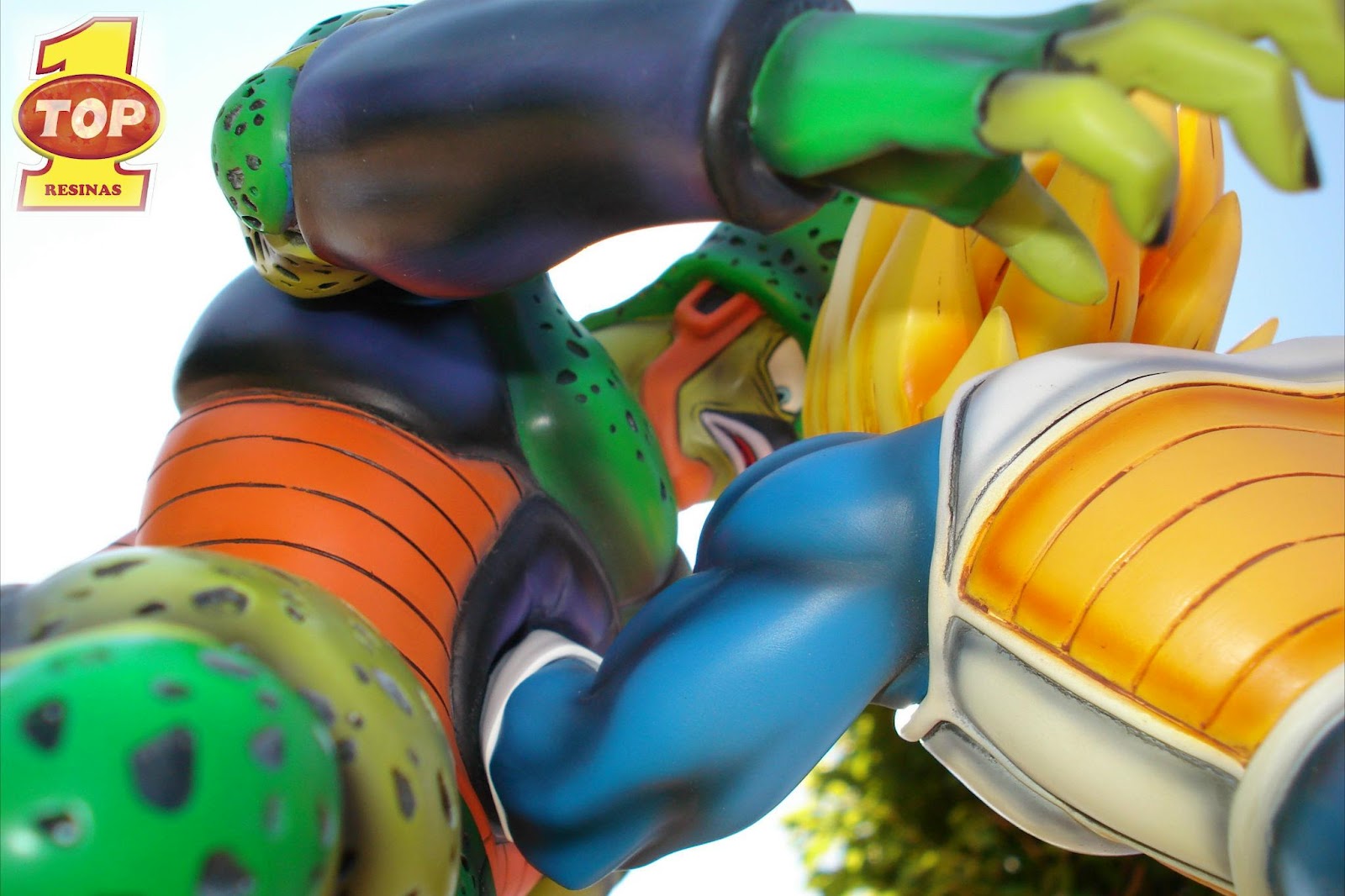 Figuras Dragon Ball: Super Saiyan Vegeta VS Célula 2ª Forma