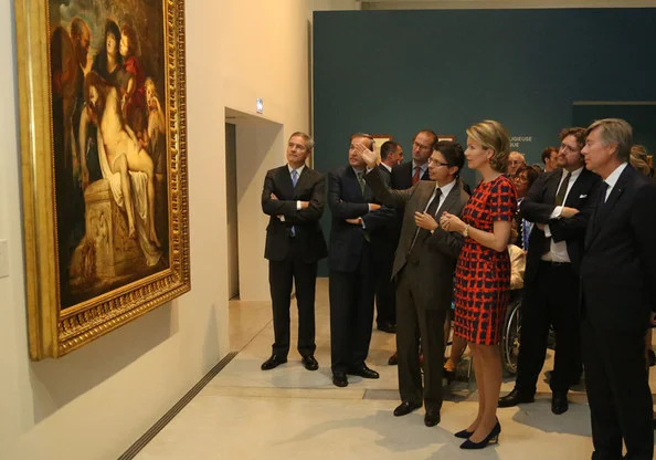 Queen Mathilde Visits the Louvre-Lens Museum