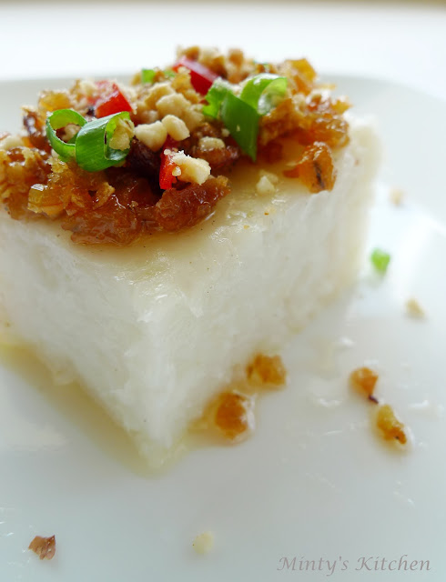 Minty's Kitchen: Steamed Daikon Cake (蘿蔔糕)
