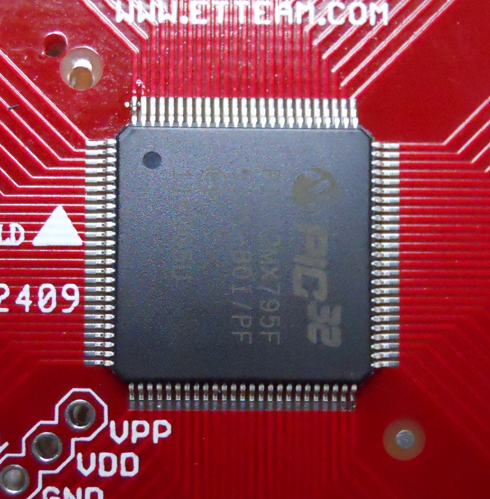 eProjects: Yet Another PIC32 Proto Board