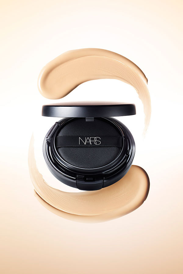 Rouge Deluxe: NARS Aqua Glow Cushion Compact