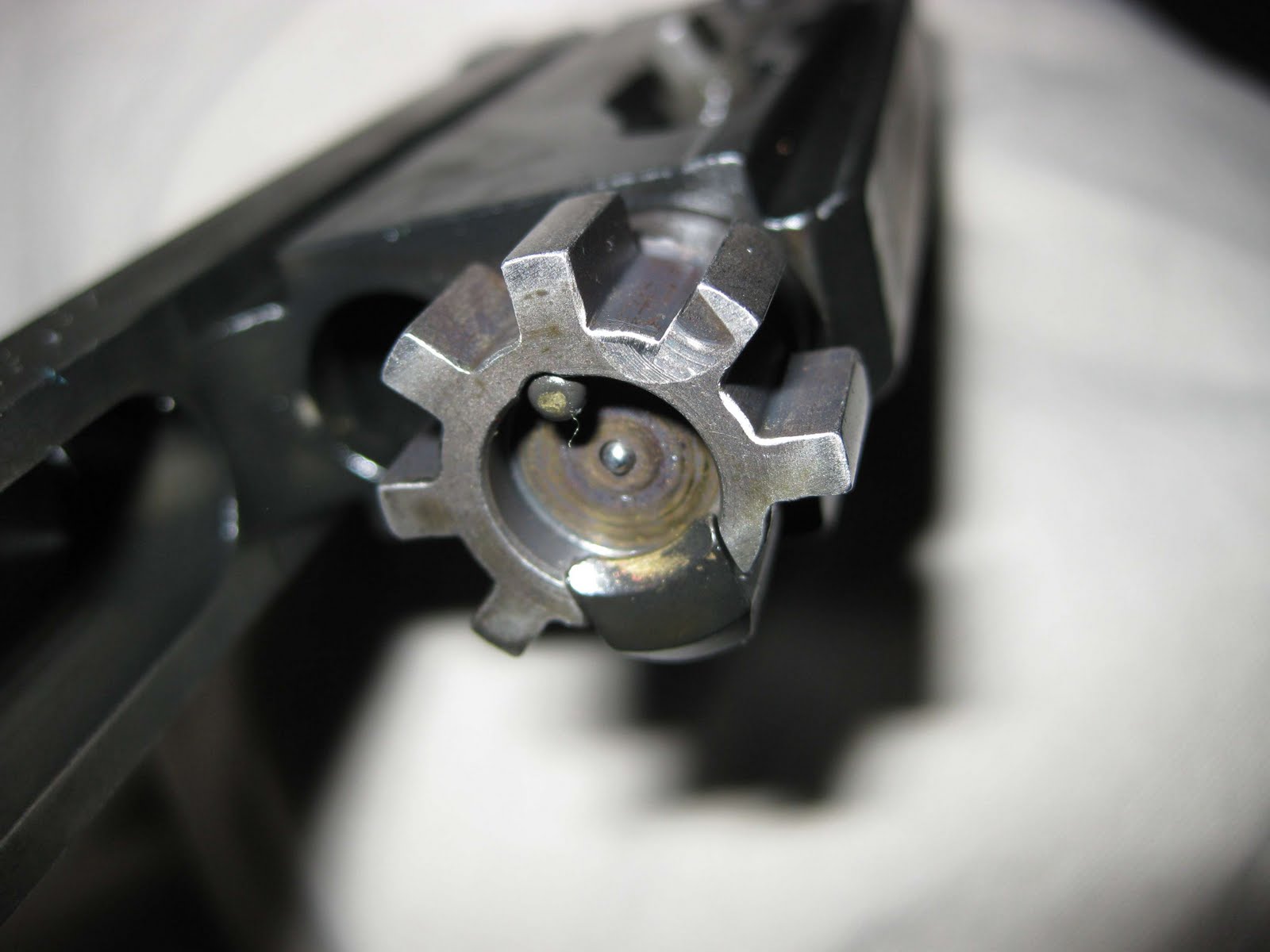 SCAR 16S BOLT VIEW Is this normal ? | FN Herstal Firearms