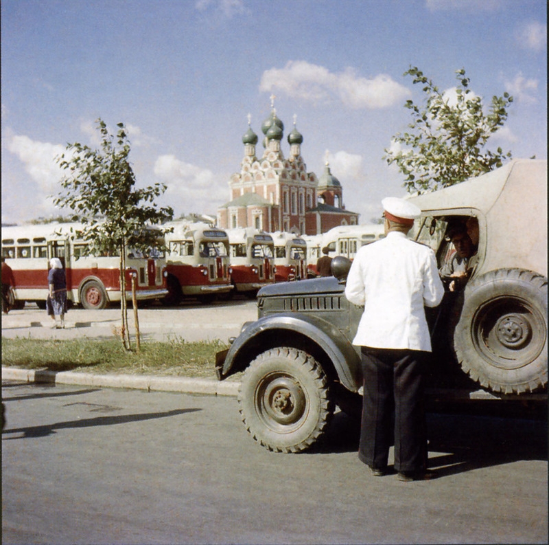 46 Color Photos That Document Everyday Life of Moscow in the 1950s ...