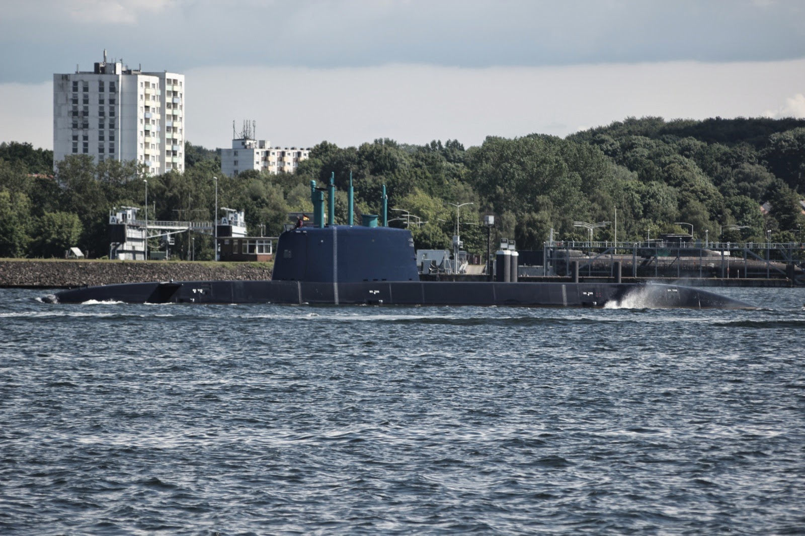 Dolphin-Class submarin with a Type 206 in the background in the Kieler ...