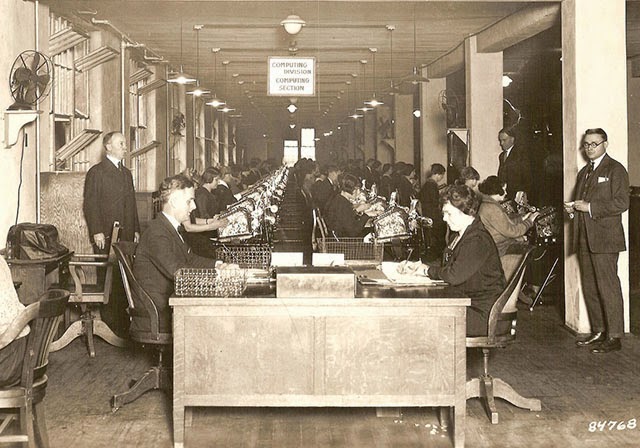 30 Vintage Photographs That Show Old Offices and People Who Were ...