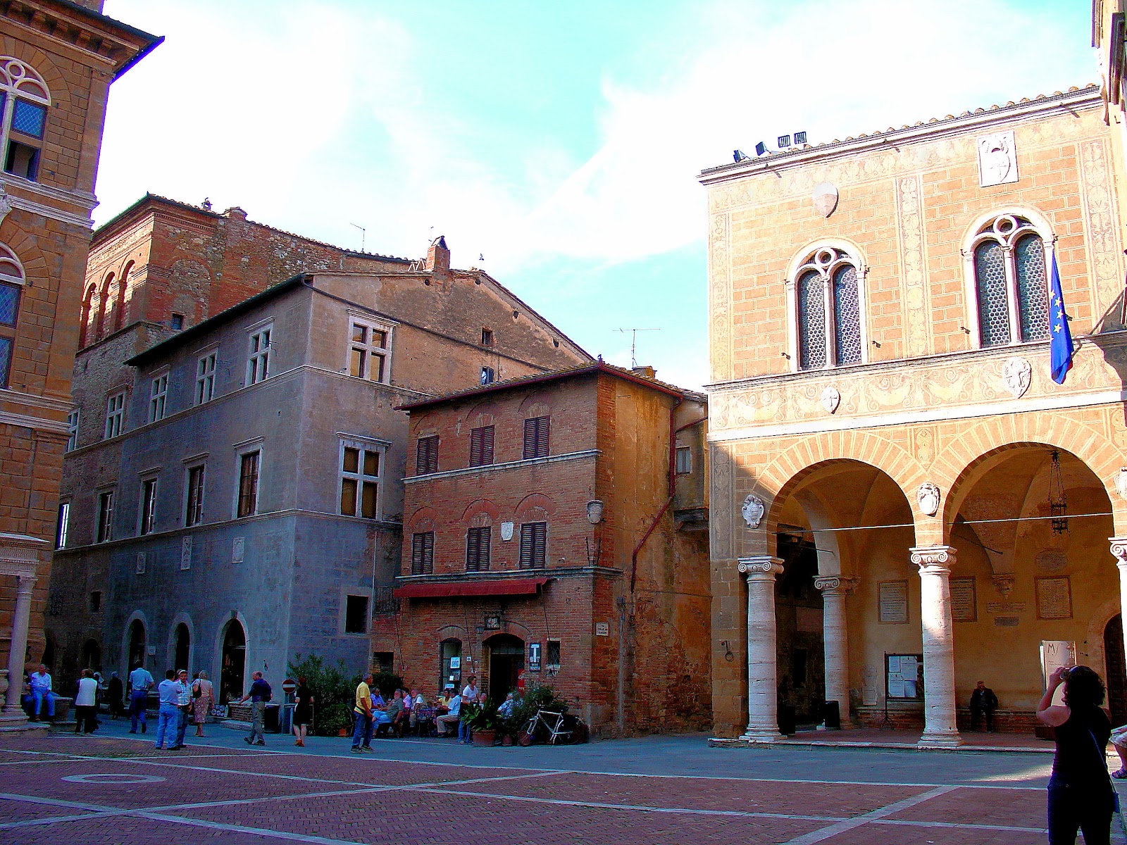 Guided Tour to the Tuscan Hilltop Town of Pienza, Italy