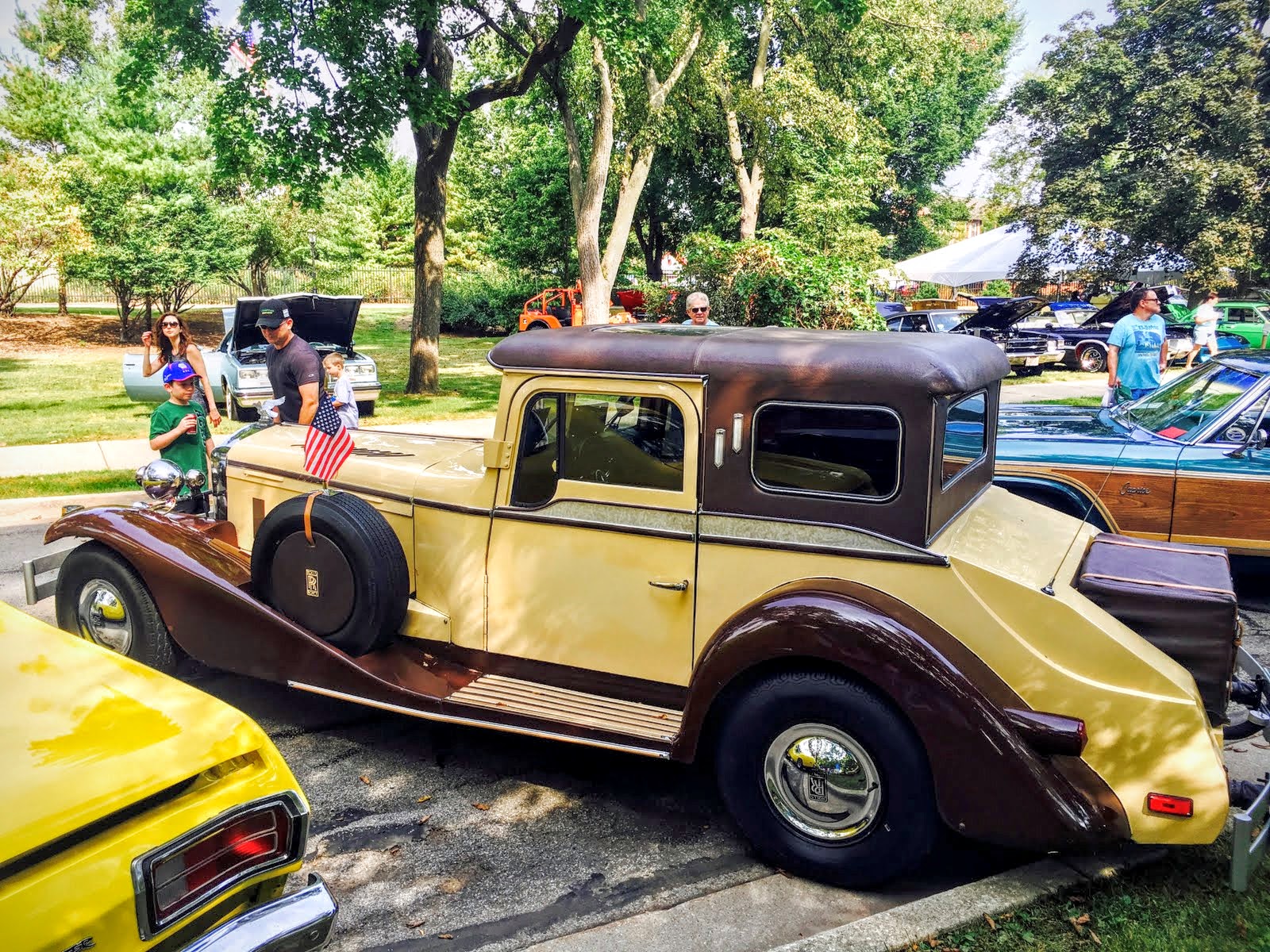 Fall Classic Car Show in Riverside, Illinois