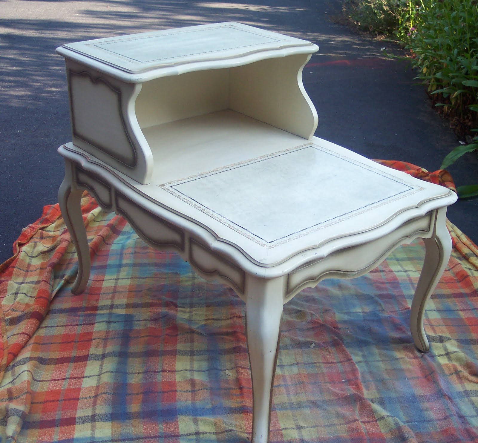Uniquely Chic Furniture: French Mod Podge Fabric Table