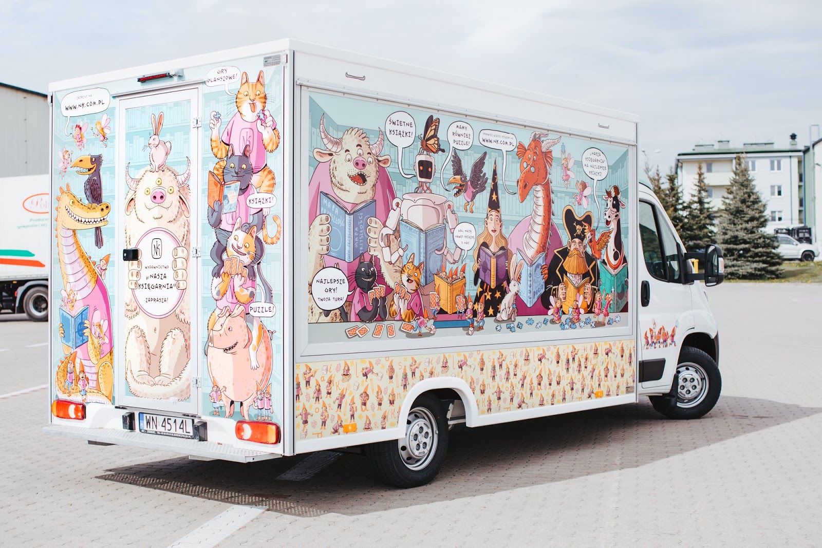 Nikola Kucharska Ilustracje: Book-truck Naszej Księgarni