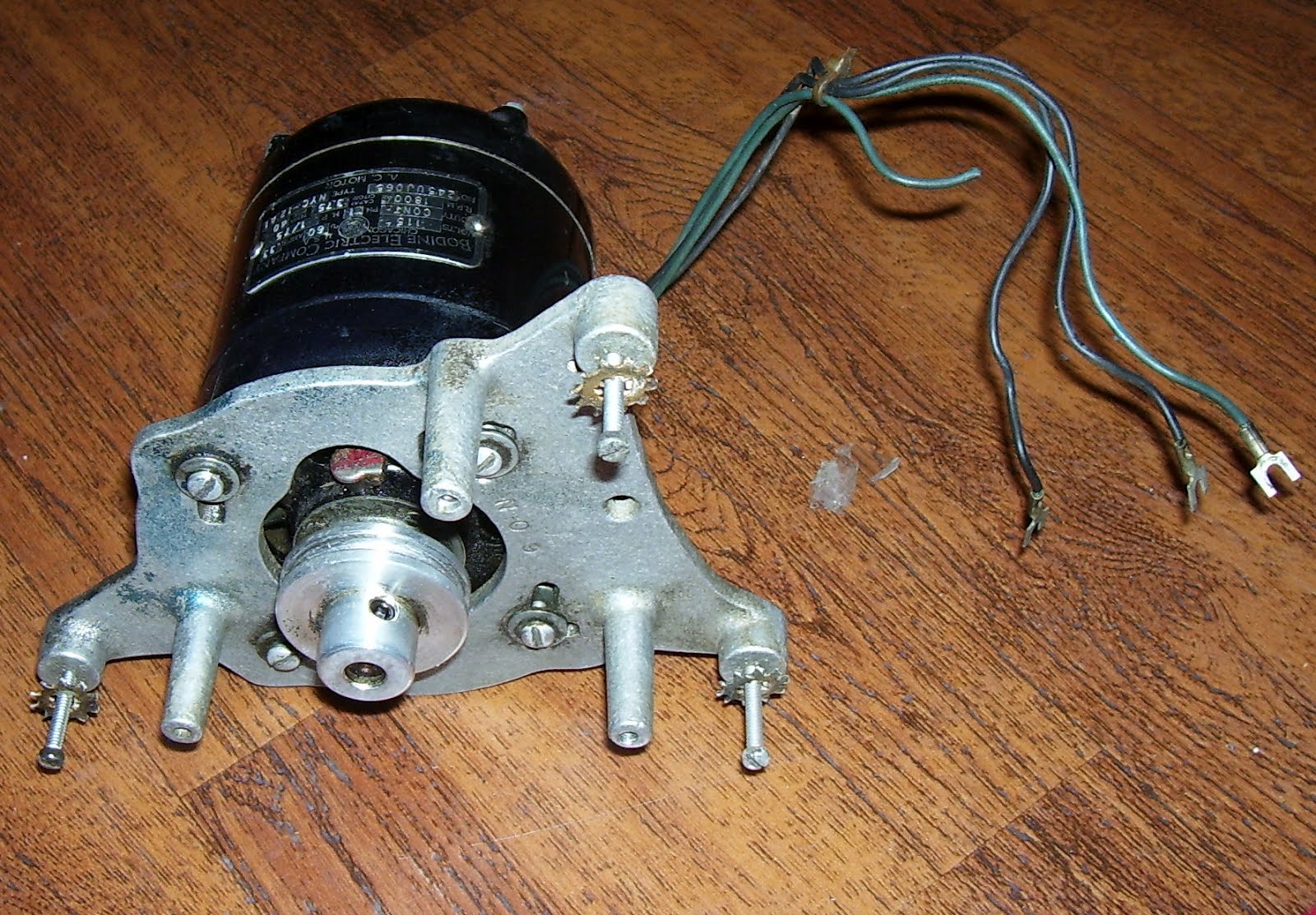 Broadcast Turntables: Russco Studio Pro - Belt & Idler Drive [33 & 45 RPM]