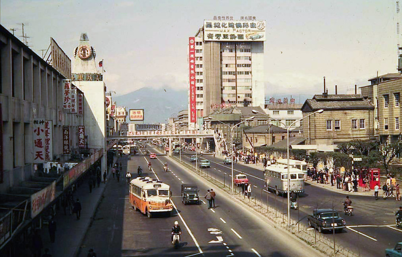 Rare Color Photos Capture Everyday Life in Taiwan From Between the ...