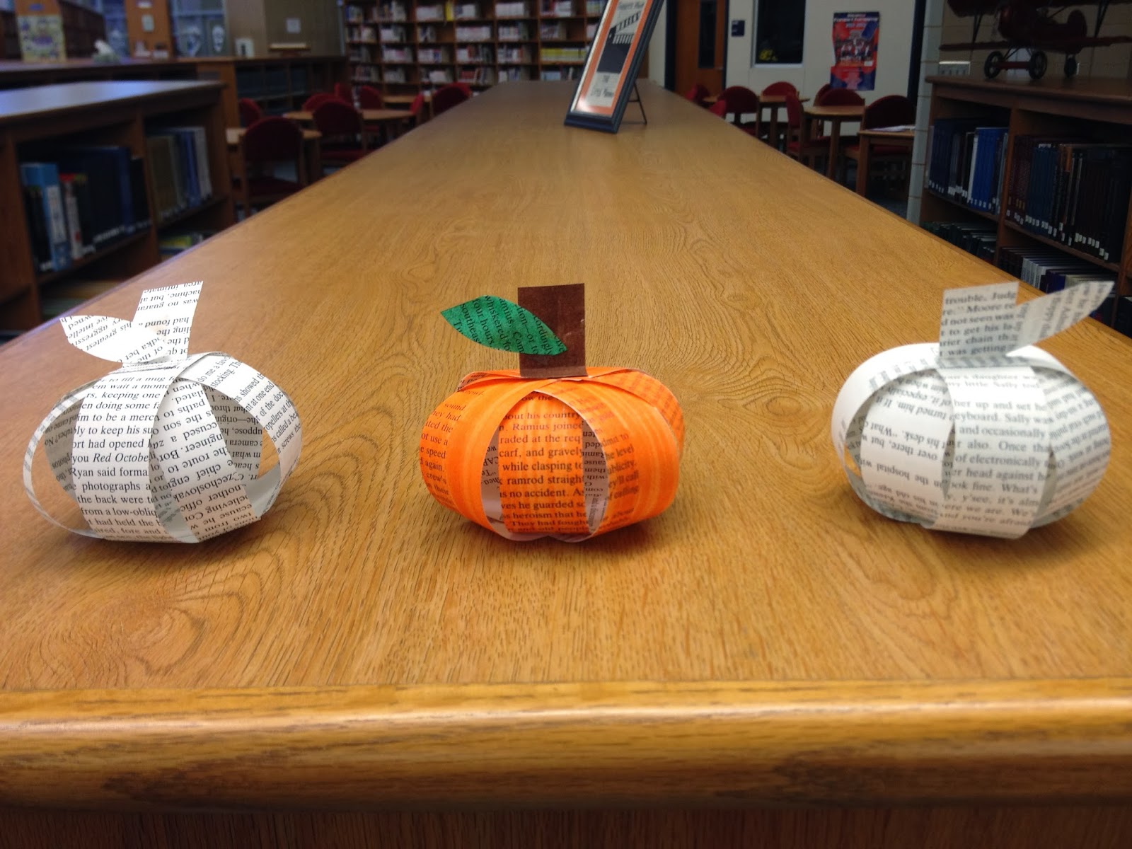 The Endeavors of a Beta Librarian: Fall Fun in the Library
