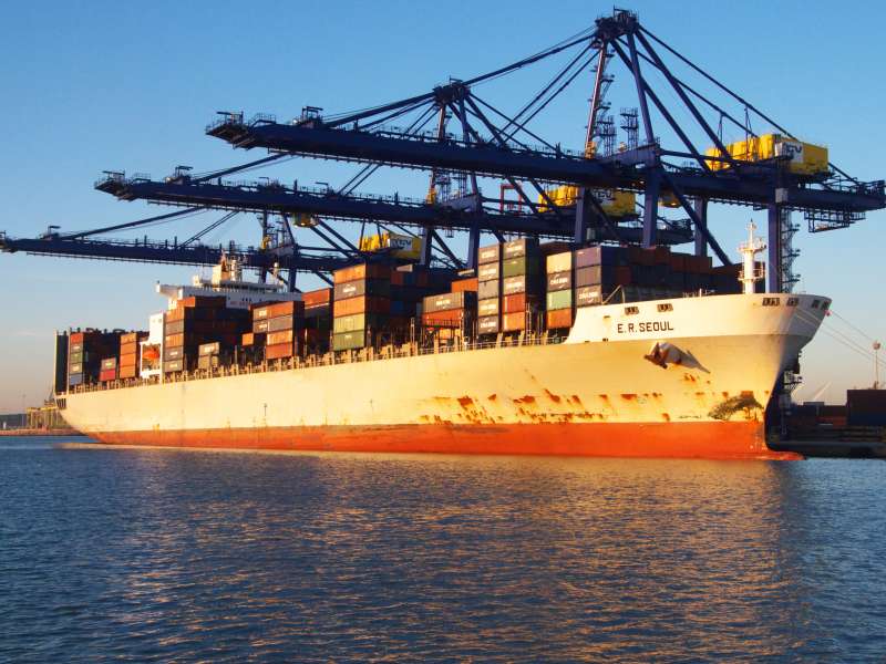 Navios em Santos: Navio de container é renomeado em Santos