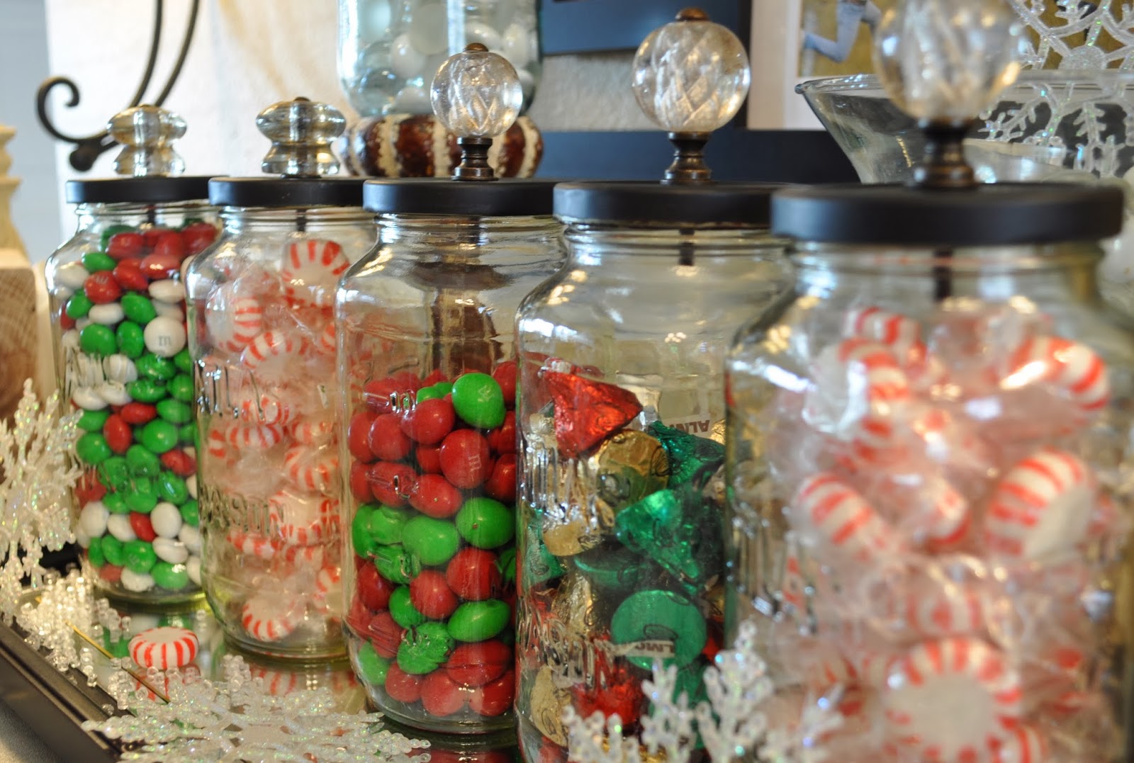 Lisa's Scribbles » Blog Archive » DIY Christmas – Candy Jars
