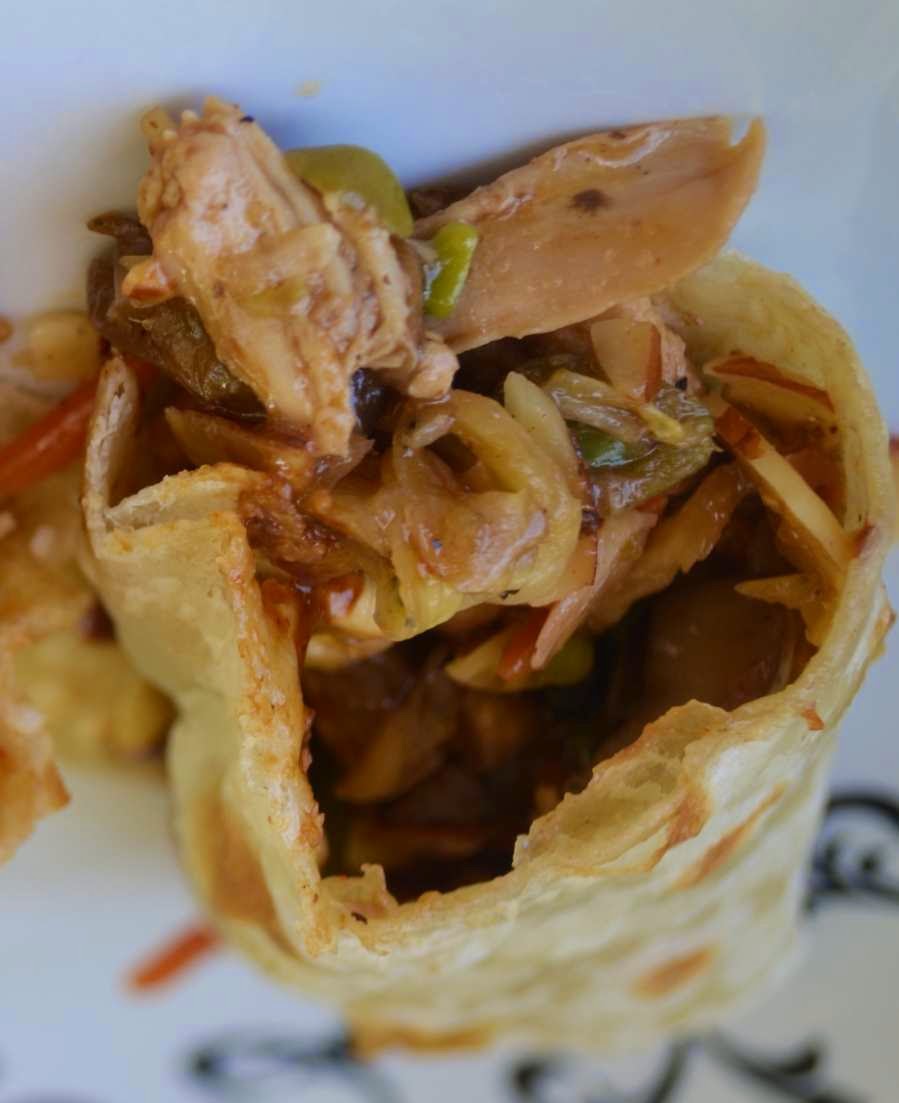 Retete exotice: Reteta de Clatite chinezesti cu carne de rata si legume