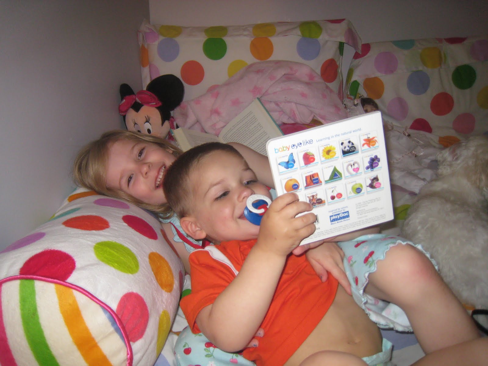 Weekly Site Format - Mama Luvs Books