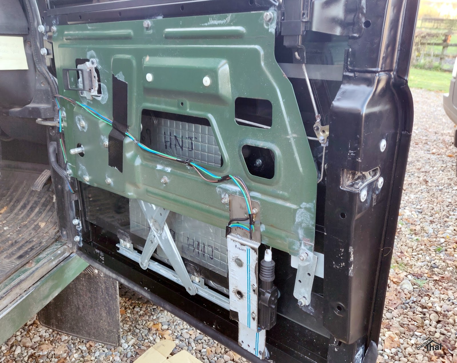 DiscoverThat - Journal: Fitting a Defender front door