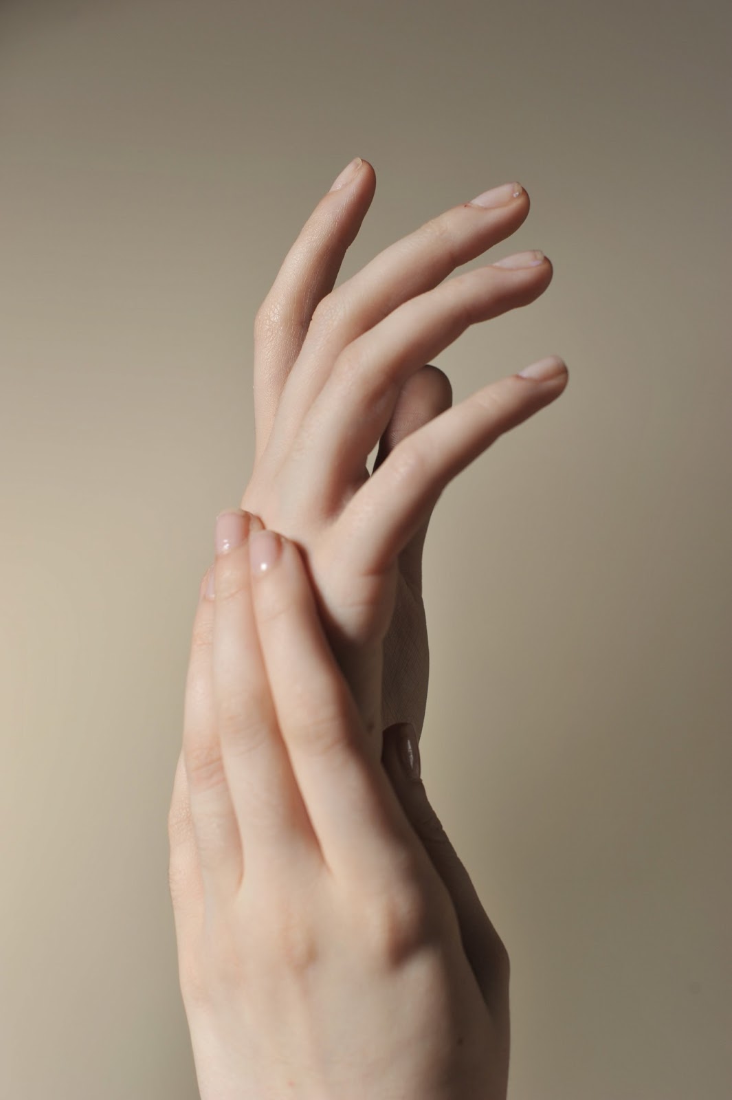 TheBackwardsOwl: Hand Modeling