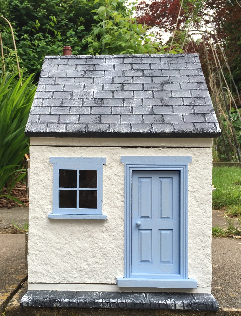 Julie's dolls house blog: 1/12th Scale 'Shell Cottage'