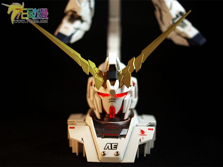 Gundam Family: 1/144 Unicorn Gundam Head Stand Custom Build