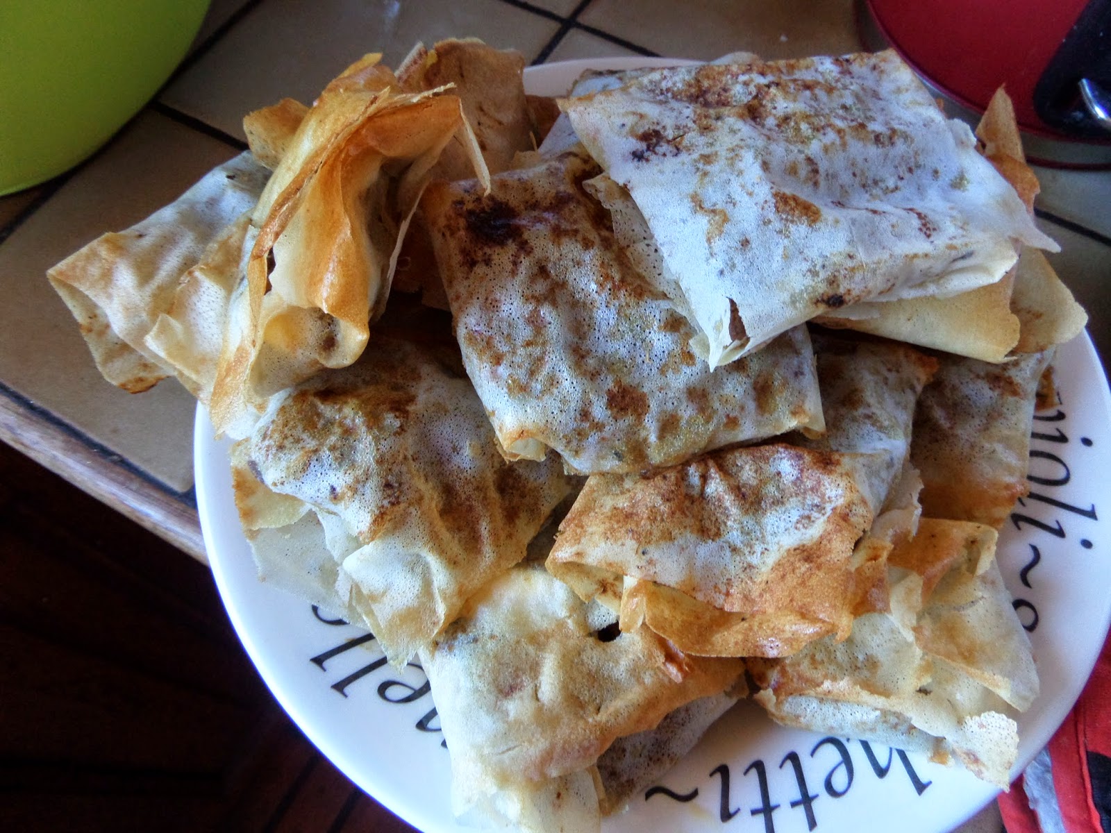 Madhouse Family Reviews: Globe-cooking recipe : Bourek (Algeria)