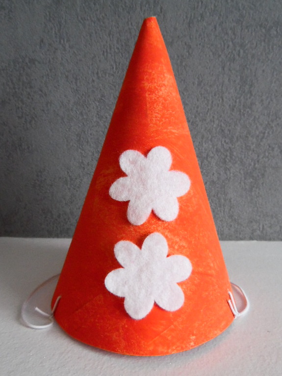 Les p'tits bouts de Lilou: Chapeau pointu modèle 2 - F