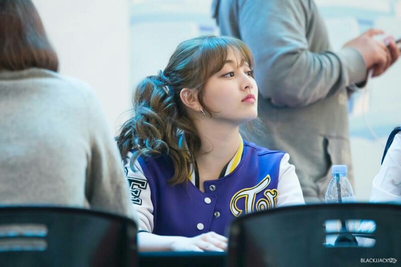 [Pann] Jihyo, Twice's "visual hole"?