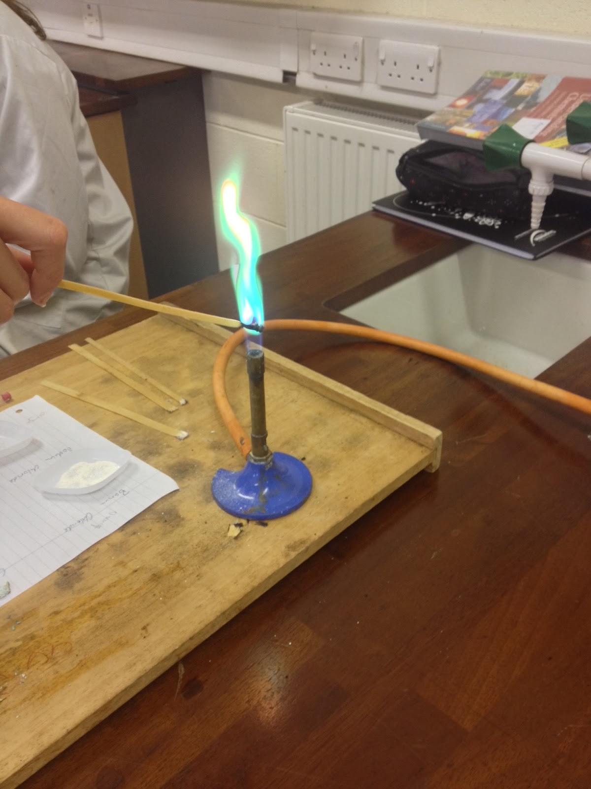 Magh Sci: LC Chemistry - Flame Tests