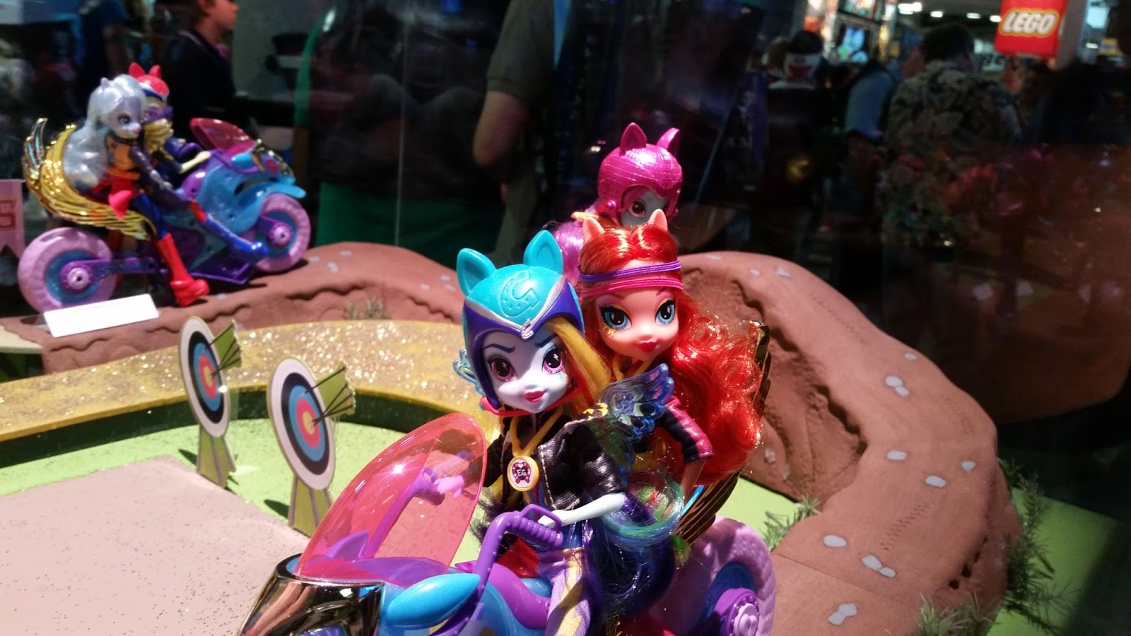 Equestria Daily - MLP Stuff!: SDCC 2015 - My Little Pony Booth Tour
