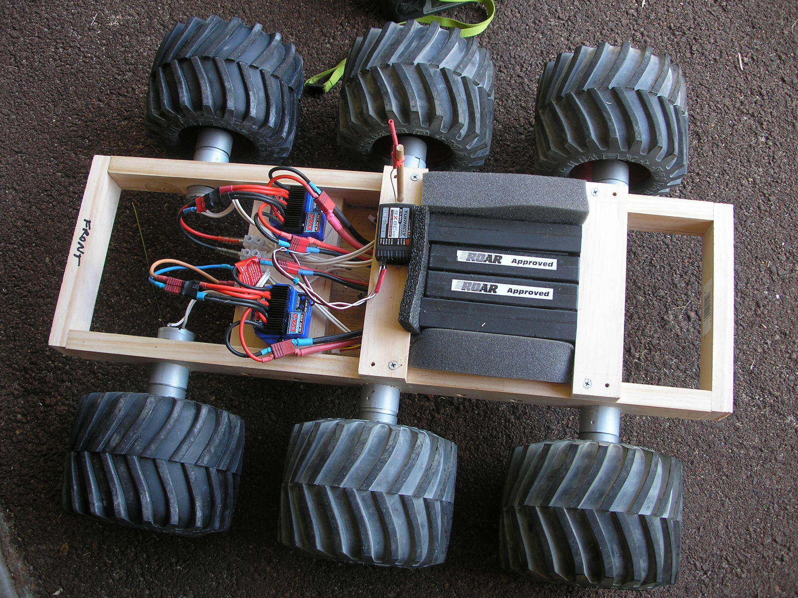 RC Sci Fi: Motor per wheel test rig