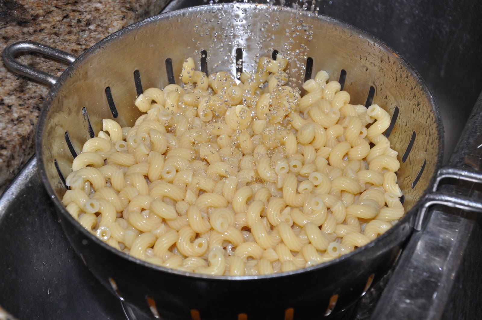 RedheadWhite&Food: 'Tuna and Peas' Pasta Salad with Red Wine Vinaigrette!
