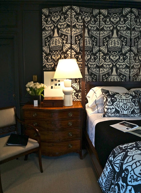 Chinoiserie Chic: Repeating a Fabric