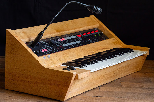 MATRIXSYNTH: Unique Korg R3 synthesizer in a custom wooden high quality ...
