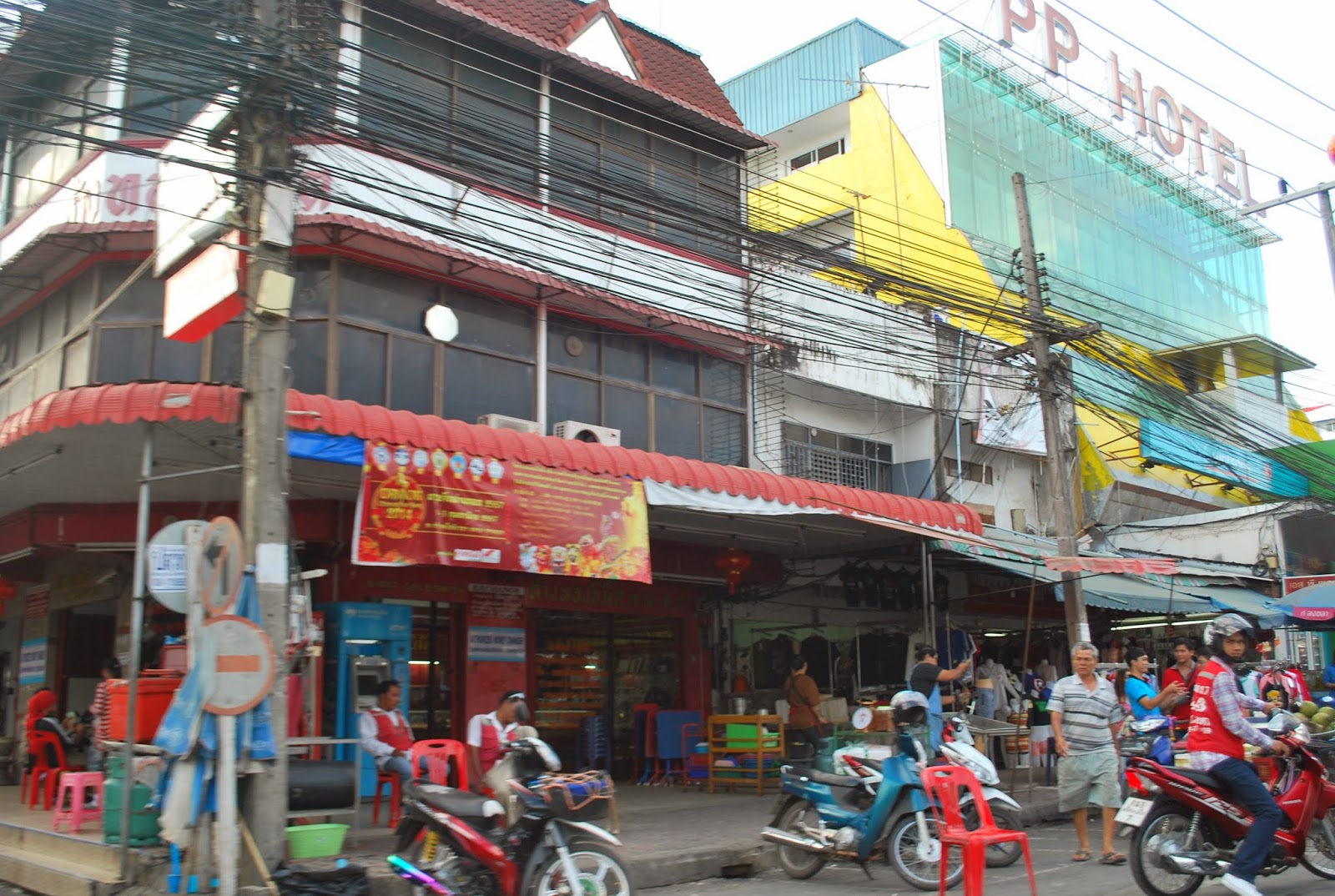 tRaVeL in StYle: 1 Night @ Dannok, Thailand