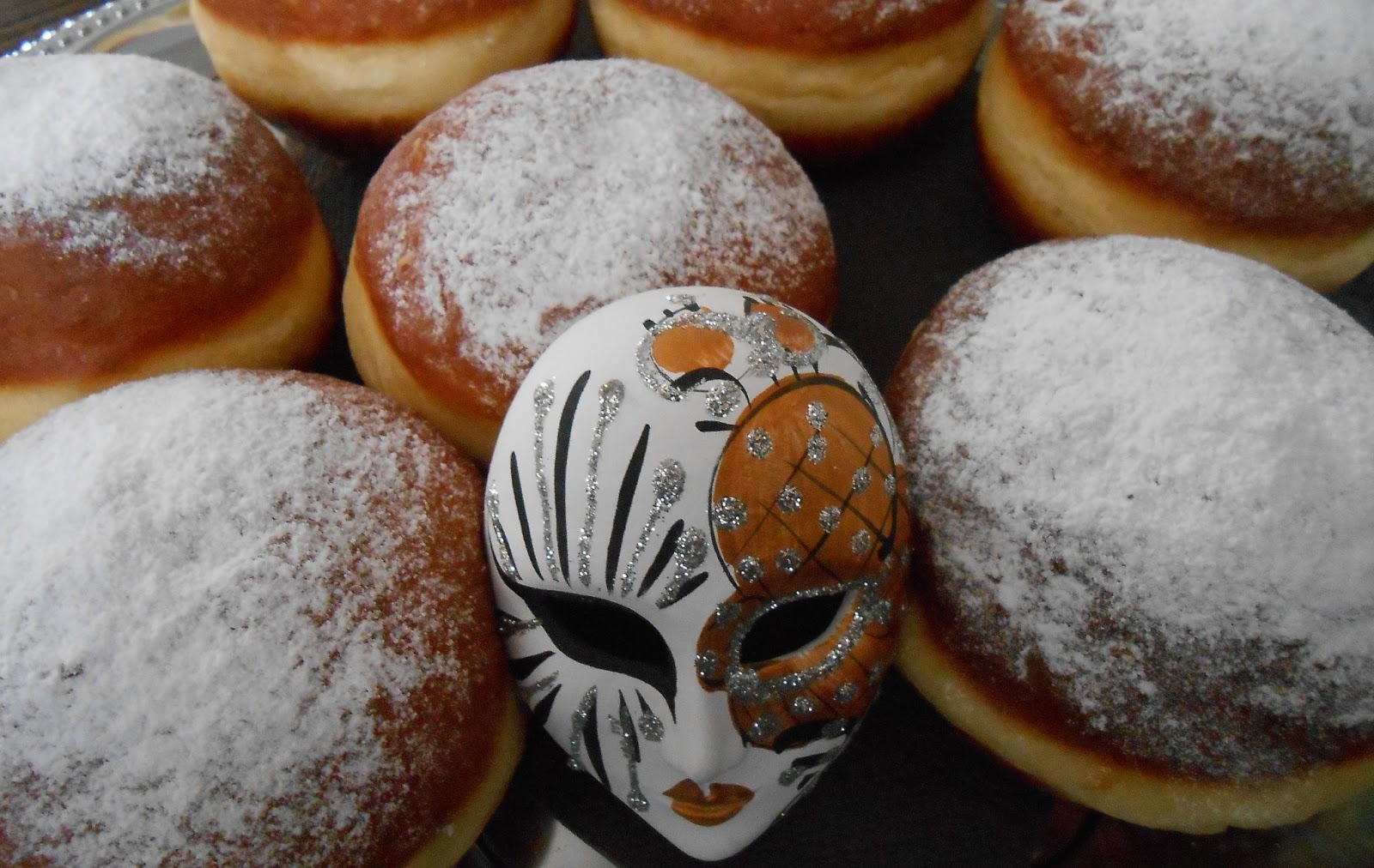 KUHARAJ: Pustni krofi