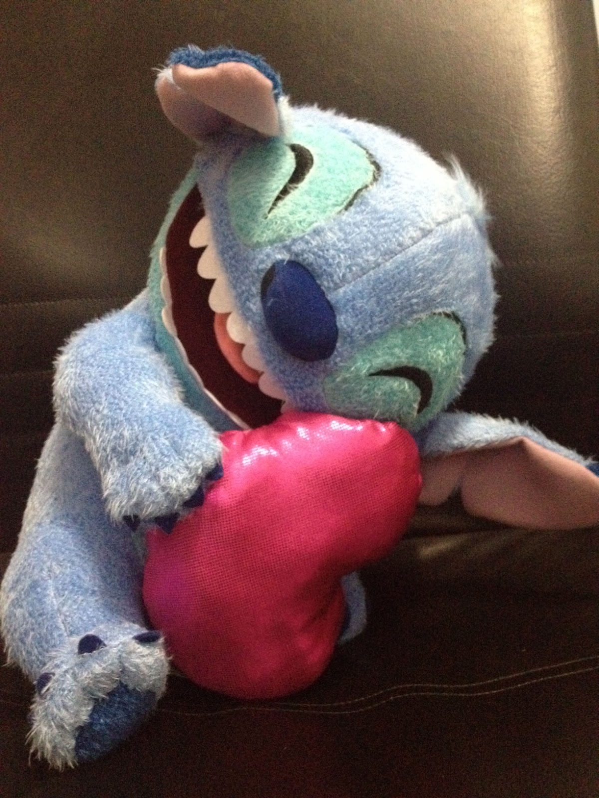 Welcome to Gachapon-Collections!: Stitch Hugging Heart Plush Doll Lilo ...